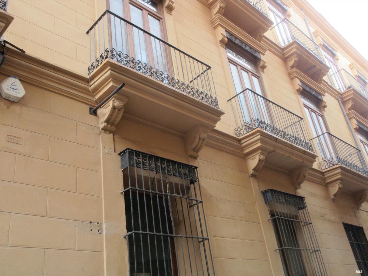 Balcones a la calle Landerer